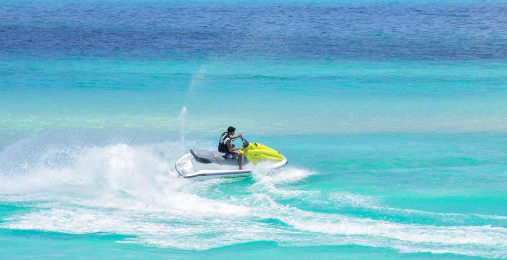 Beginners Guide for a Safe Jet Ski Ride - Me Nobody Knows